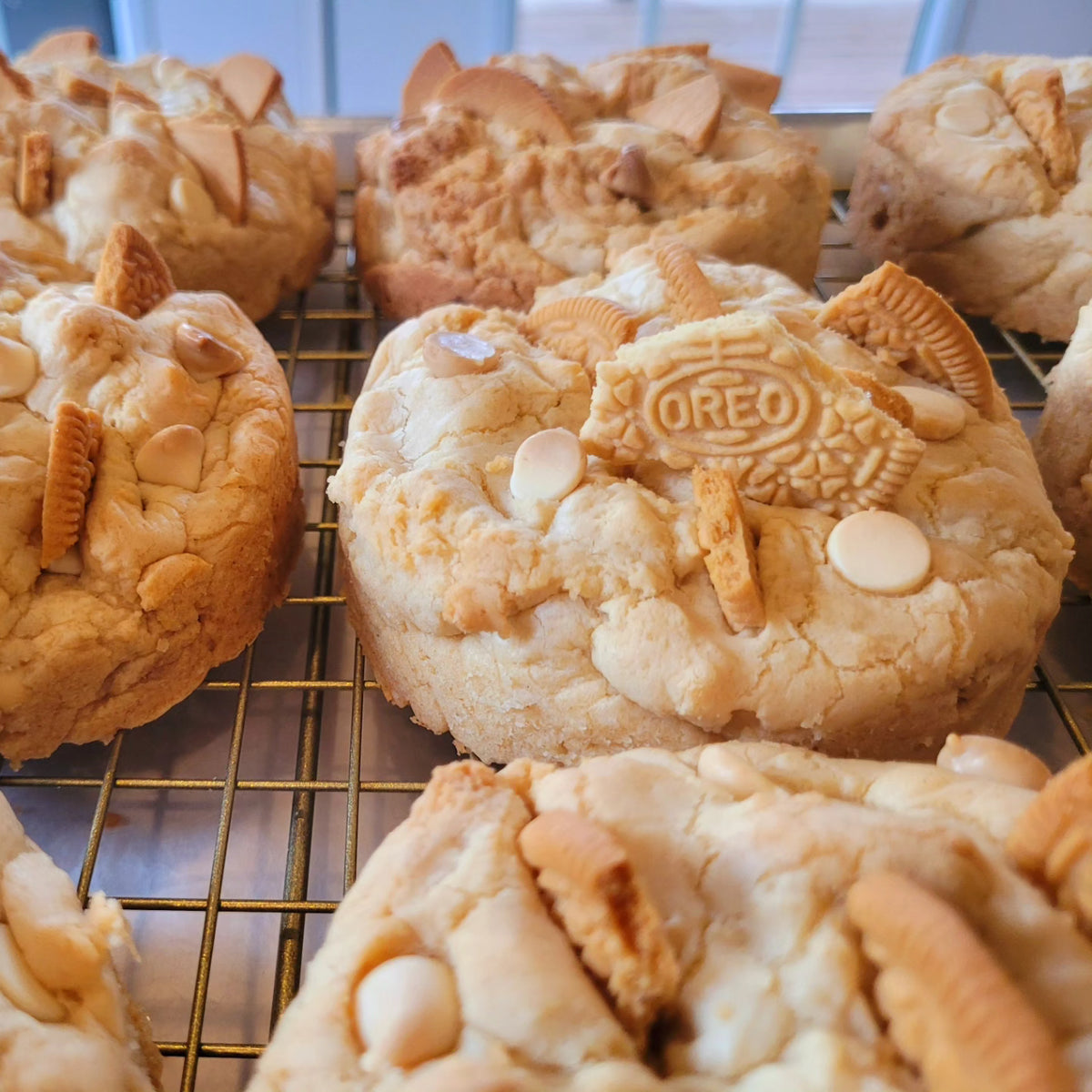 Golden Oreo White Chocolate $5ea. (CDN) – Merrickville Cookies Inc.