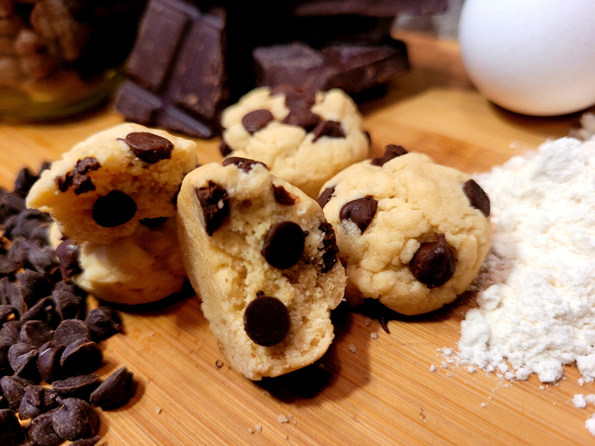 Chocolate Chip Minis (14 Pack) $5.00 (CDN) – Merrickville Cookies Inc.